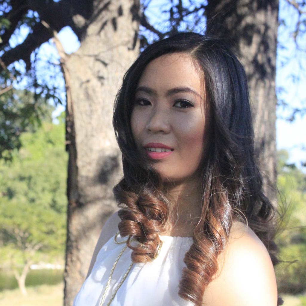 About Us: Italian scarves, and ties and more - Elizabetta