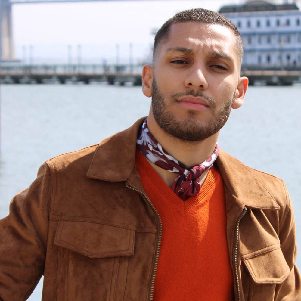 How to Tie a Men's Neckerchief Guide - Elizabetta